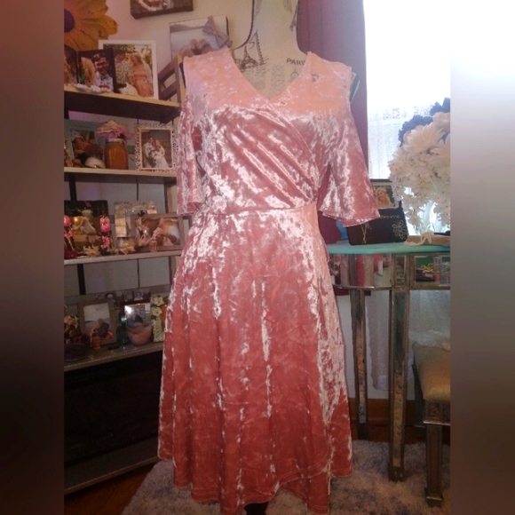 miami | Dresses | Miami Coral Velvet Off The Shoulder Loose Sleeves ...